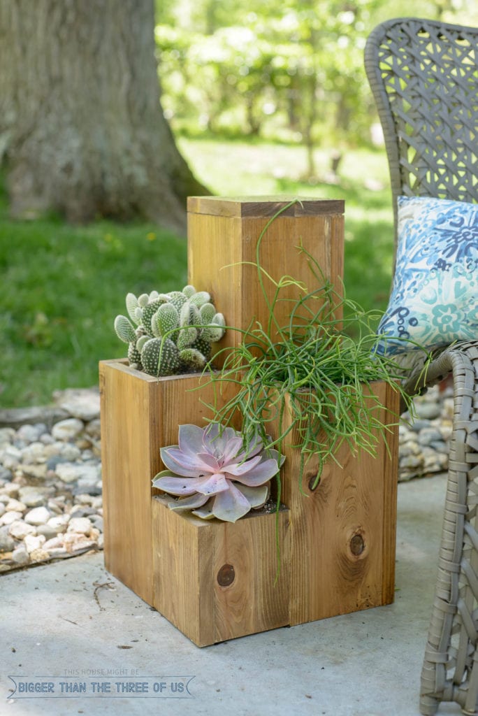 10 Outdoor DIY Projects - Bigger Than the Three of Us