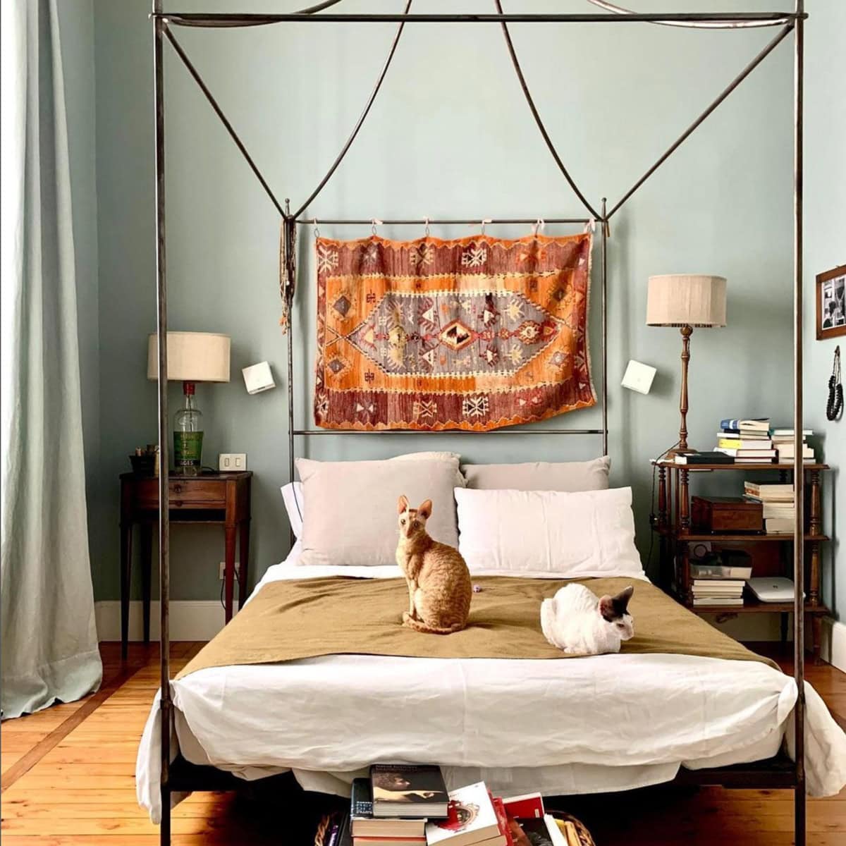 9 Unique Canopy Bed Ideas to inspire your bedroom makeover!